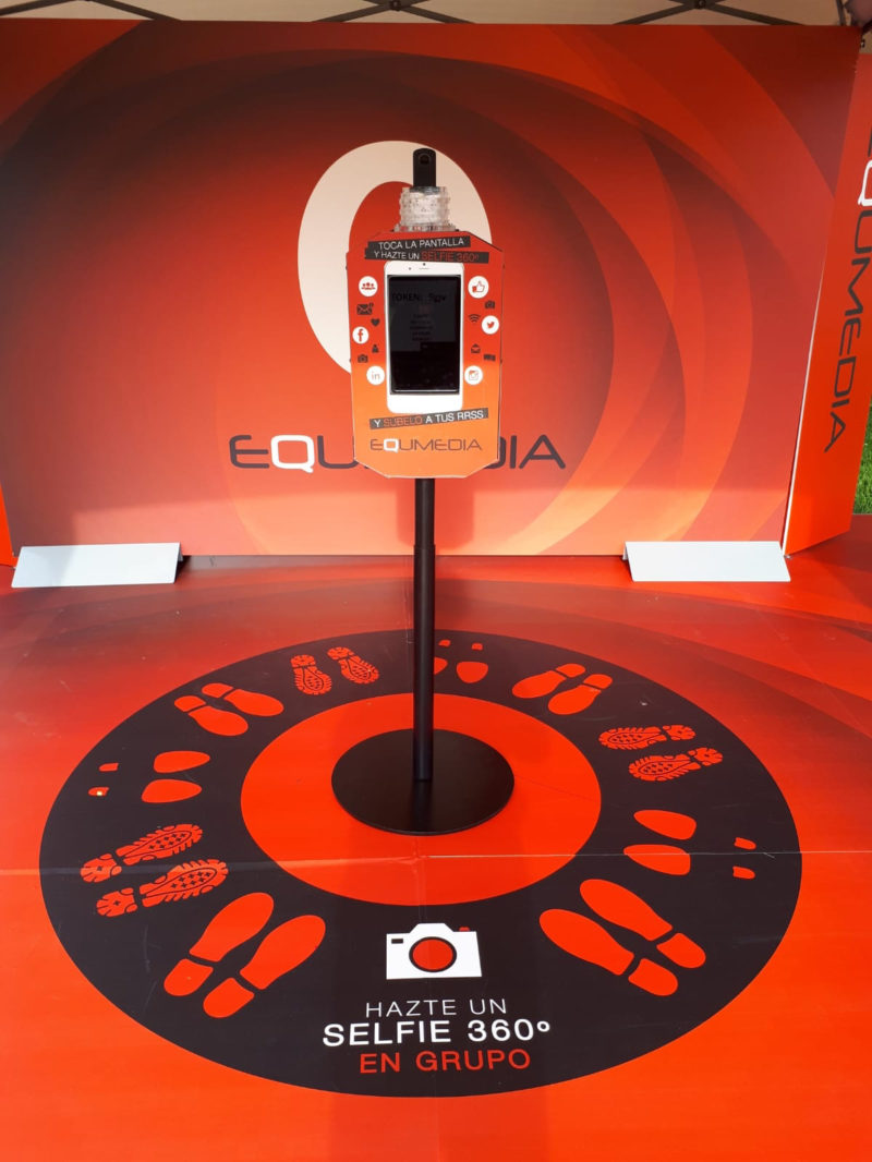 360 Selfie stand – OnePhotoBooth