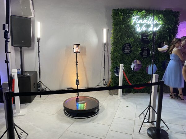 360 Orbital Video Booth – OnePhotoBooth